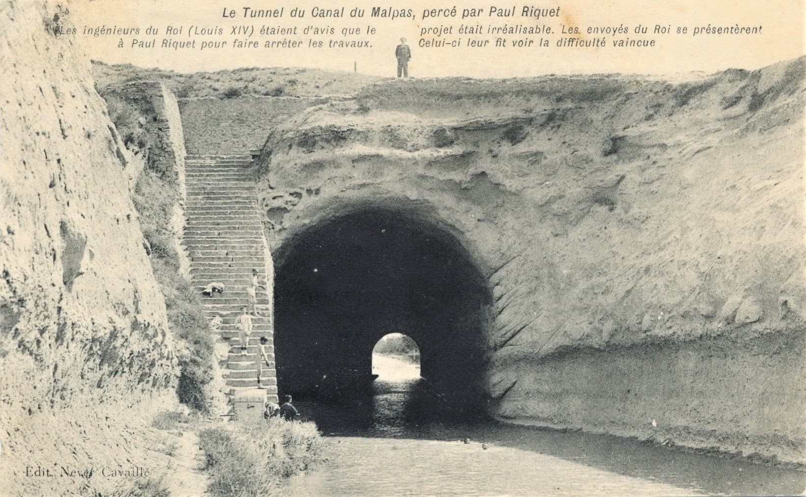 Le tunnel ou voûte du Malpas à Colombiers - Canal du Midi