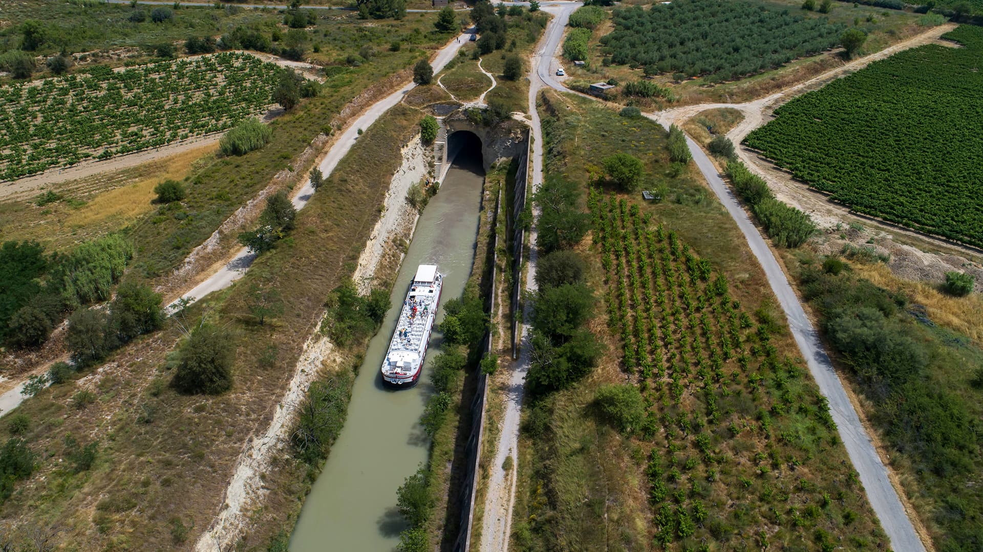 Le tunnel ou voûte du Malpas à Colombiers - Canal du Midi
